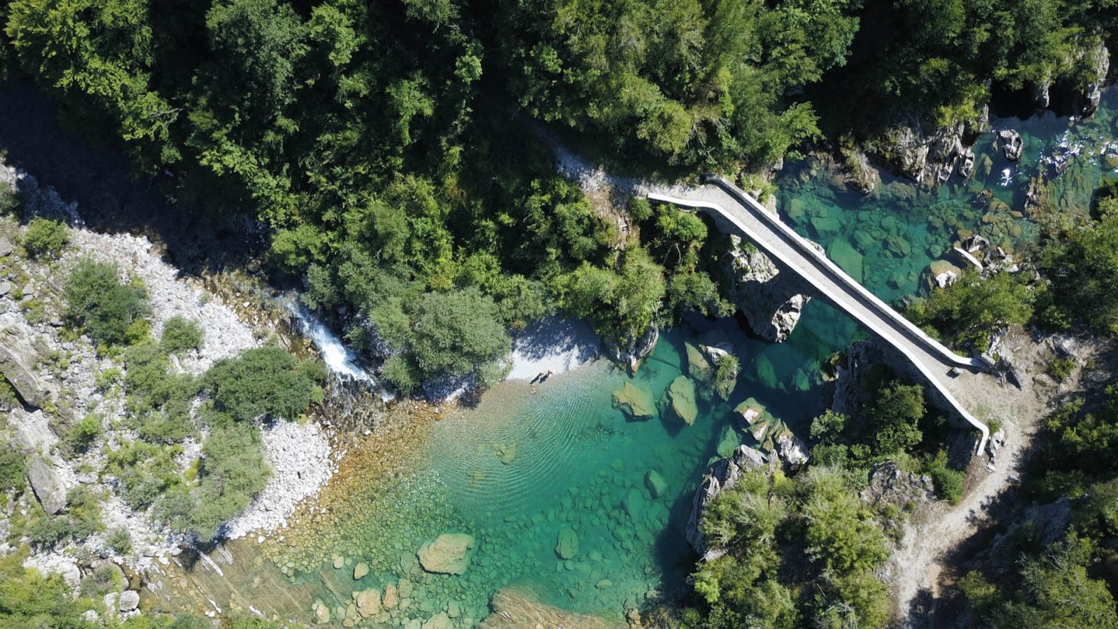 Moraca Canyon, een spectaculaire route | REiSREPORT